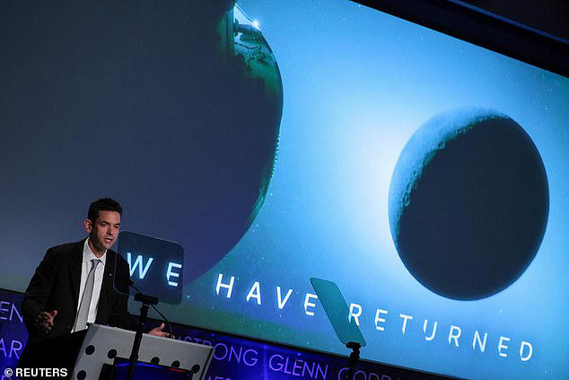 NASA unveils 6-year timeline to build first moon base