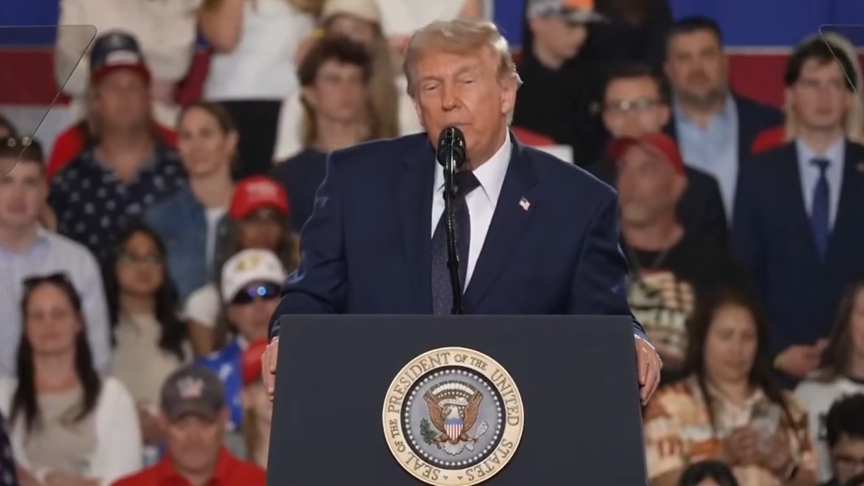 Trump panics as severe diagnosis leaks after hospital visit