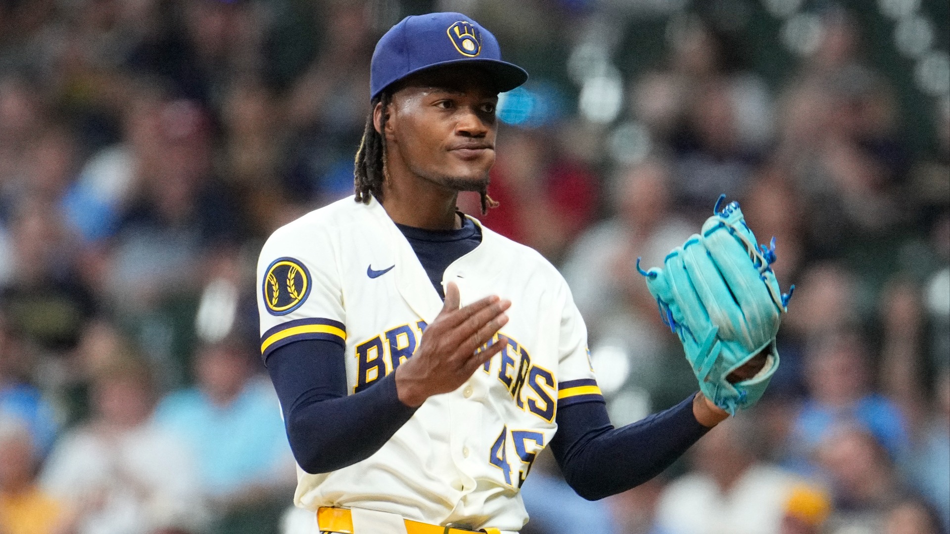 Brewers' Pat Murphy addresses Abner Uribe's 'unacceptable' thrust