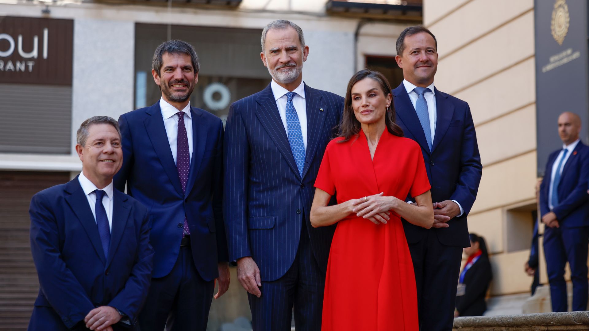Nuestro experto analiza la potente imagen de la reina Letizia: "Busca ...