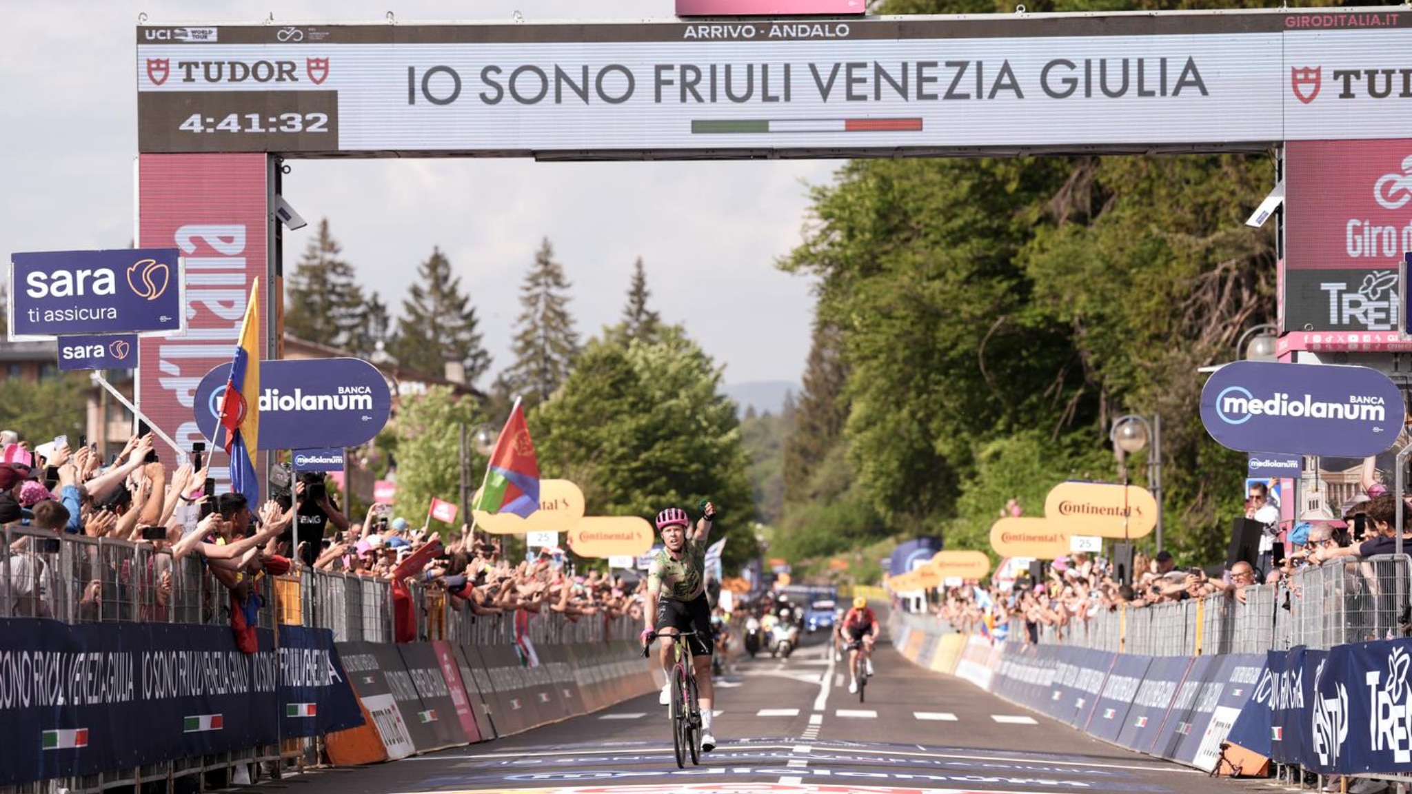 Giro d’Italia, Michael Valgren vince la tappa da Cassano d'Adda a ...