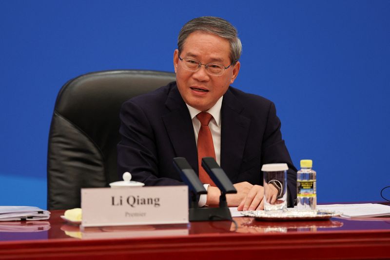 China's premier visits strategic oil reserve site, calls for more capacity