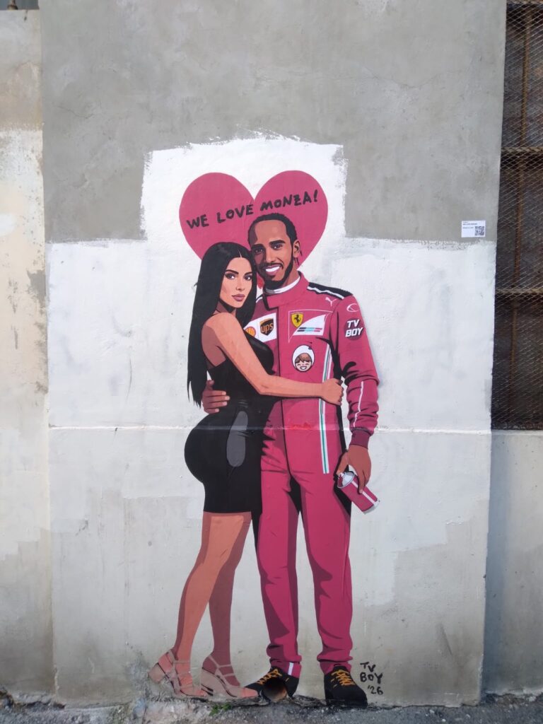 Hamilton e Kardashian a Monza, l’omaggio dello street artist Tvboy alla ...