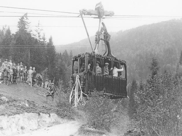 Schnee im Gesicht, Ski auf dem Dach: Diese Seilbahn erzählt jede Menge ...