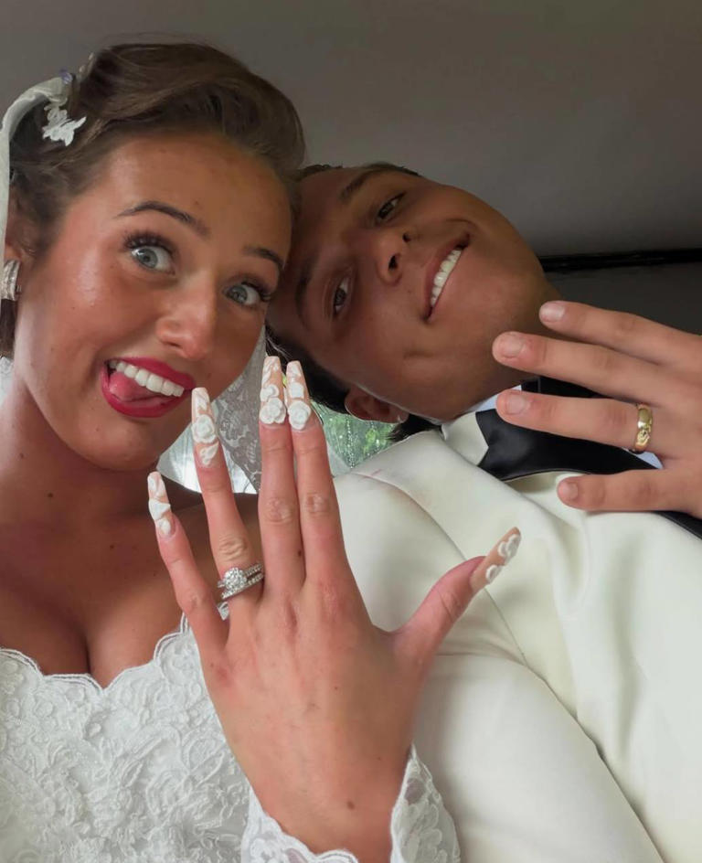 Molly-Mae speaks out after showing up to Venezuela Fury's wedding ...