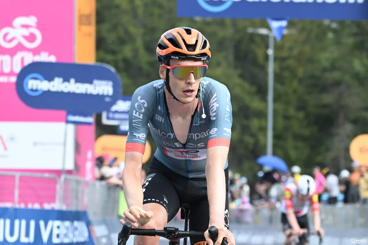 Dit zegt Thymen Arensman nadat hij 3e plek in Giro d'Italia verliest