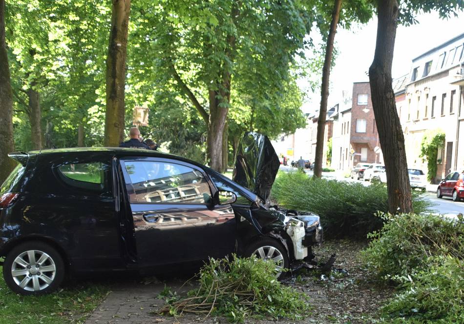 Autofahrerin bei Unfall in Kempen verletzt