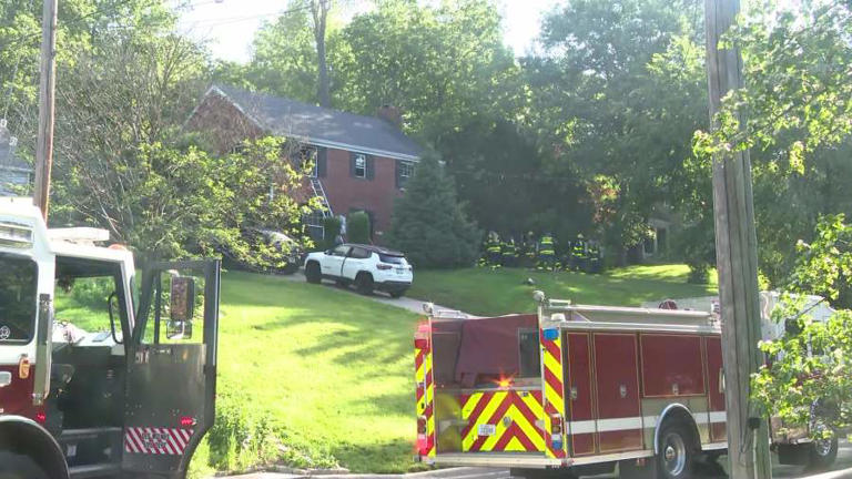Resident escapes fire at Des Moines home, cause under investigation