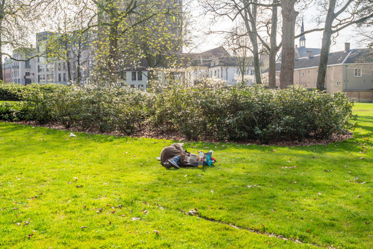 Kabinet verdubbelt opvangplekken voor dakloze arbeidsmigranten: 'Helpen ...
