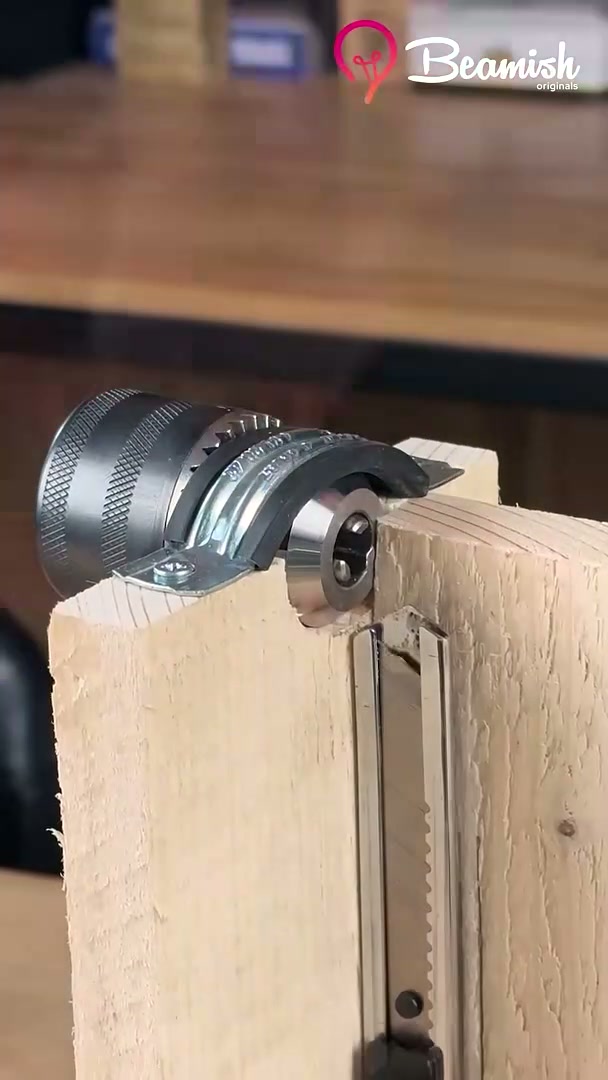 Wire sheath removal trick #diy #wire #trick