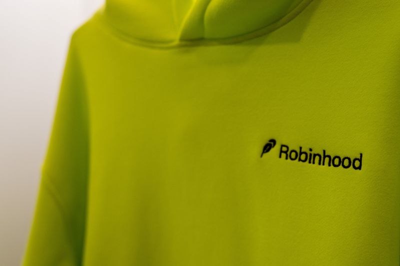 Robinhood opens platform to AI agents for trading, credit card purchases