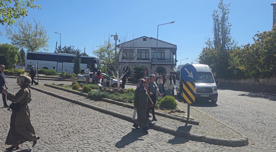 Tarihi Harput Mahallesi’nde bayram yoğunluğu