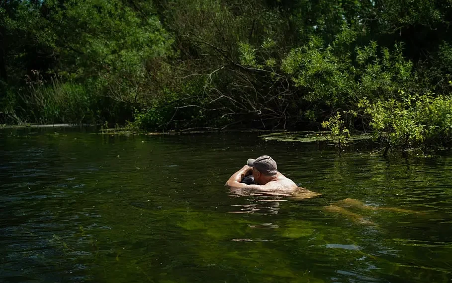 Eight drown in UK heatwave as cold water shock warnings grow