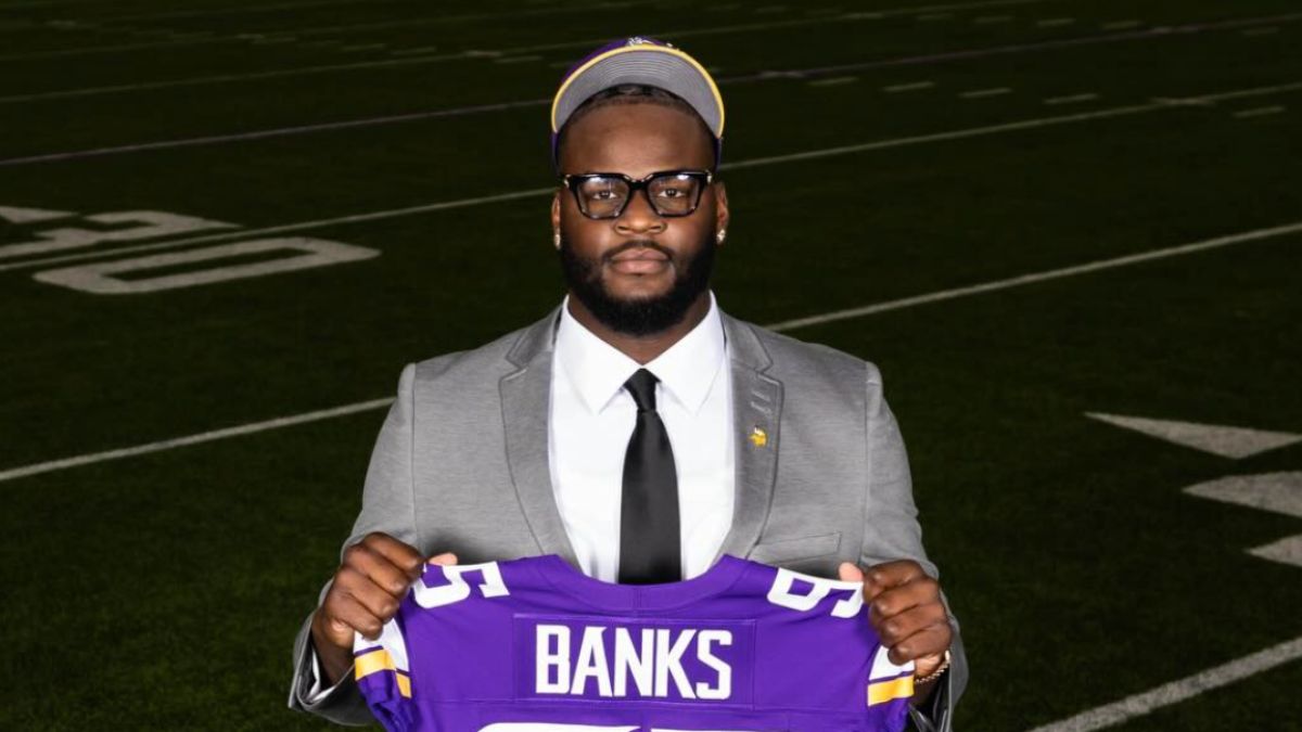 Make it make sense: Vikings rookie Caleb Banks faces flak for spending ...