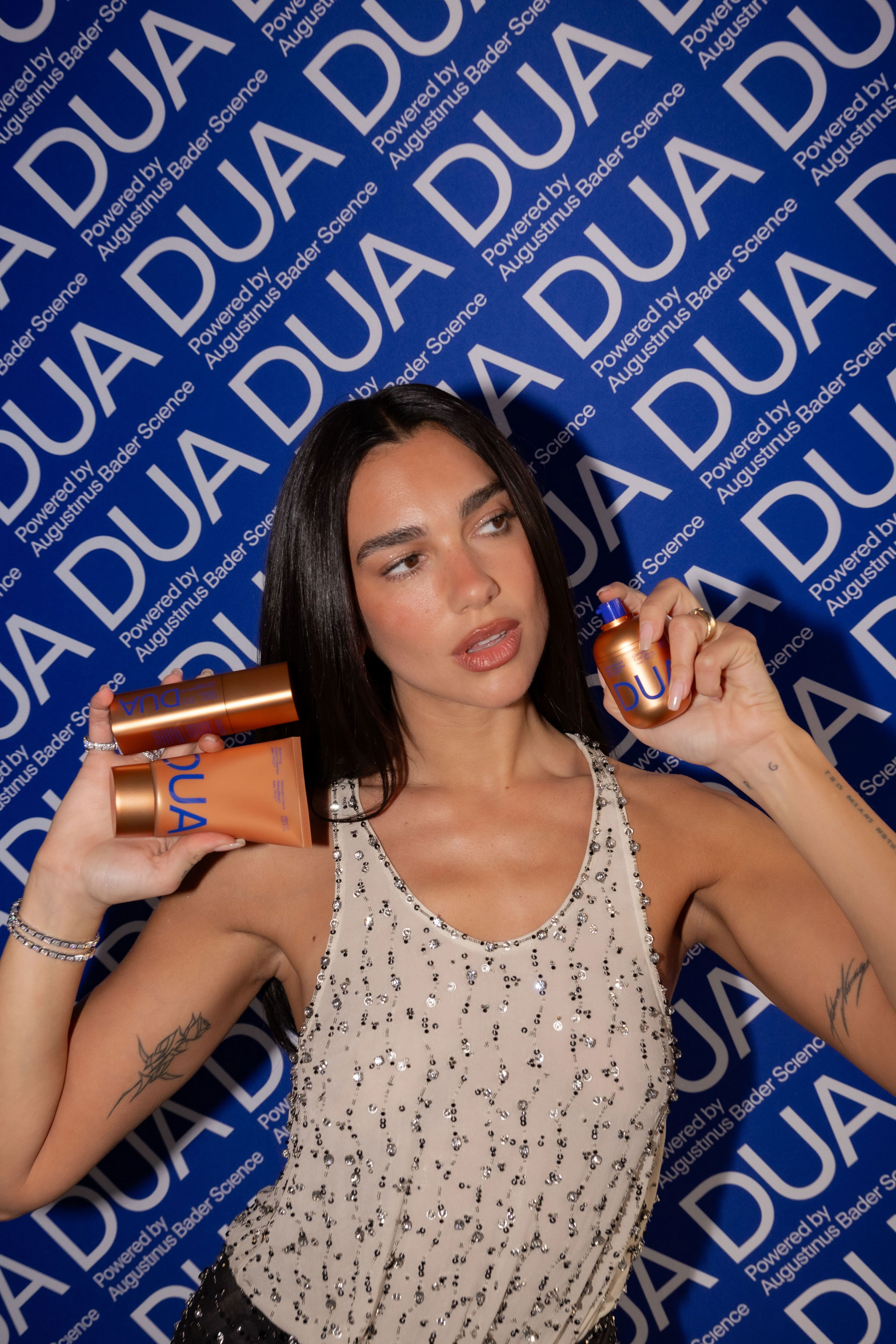Dua Lipa installe un beauty bar (incroyable !) pour l'arrivée de sa ...