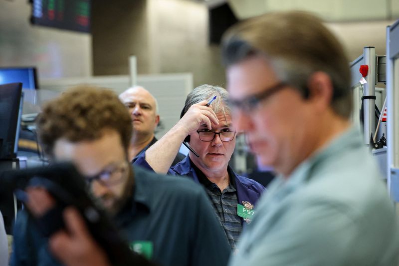 S&P 500 forecast to end year slightly higher even as war drags on