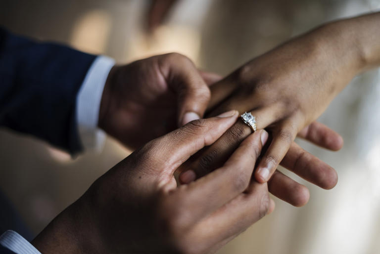 Why more couples are choosing moissanite engagement rings today