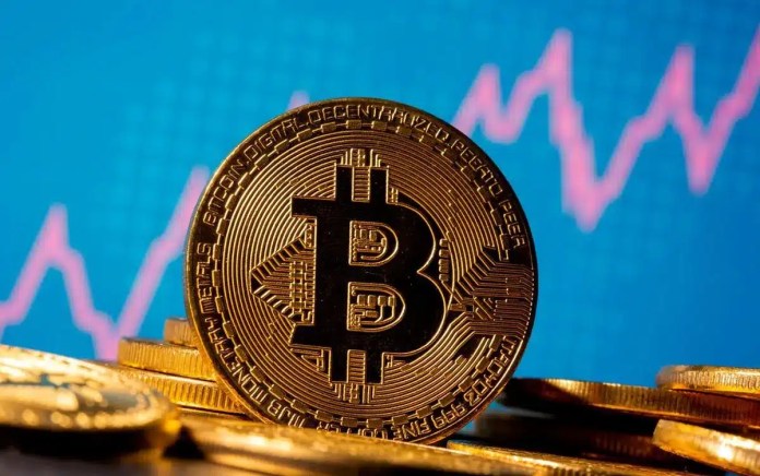 ¿Cómo ganar dinero con criptomonedas? Esto ganas con 500 pesos