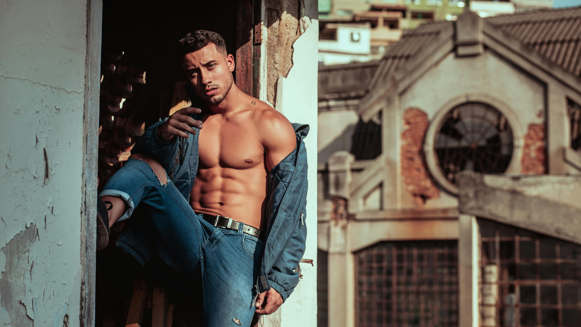 20 things irresistible men do without thinking