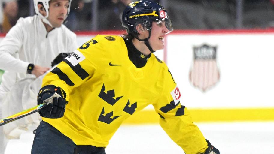 Blackhawks could have generational prospect land on their lap in 2026 ...