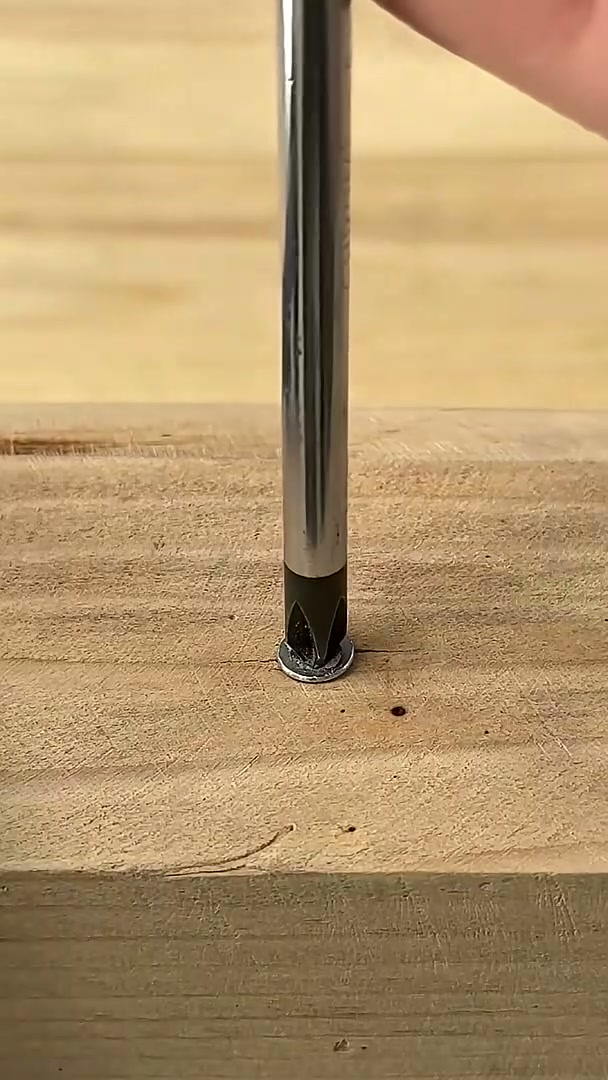 Screw removal trick #diy #screw #trick