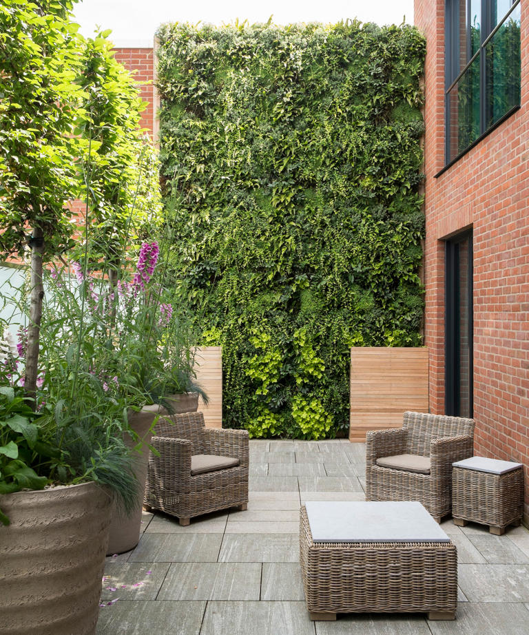 7 vertical garden ideas – to elevate your planting and maximize your ...
