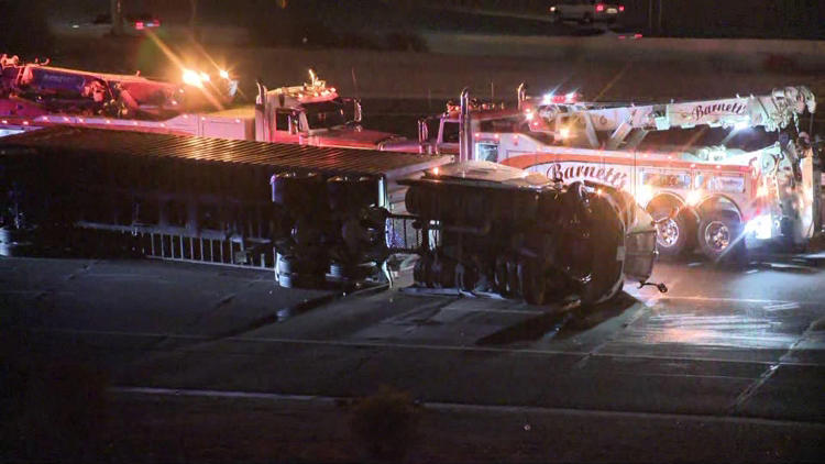 Semi-truck rolls over in multi-vehicle crash along eastbound I-10 in ...