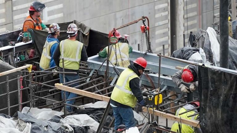 Contract clash: Chickamauga Lock construction company notifies state ...