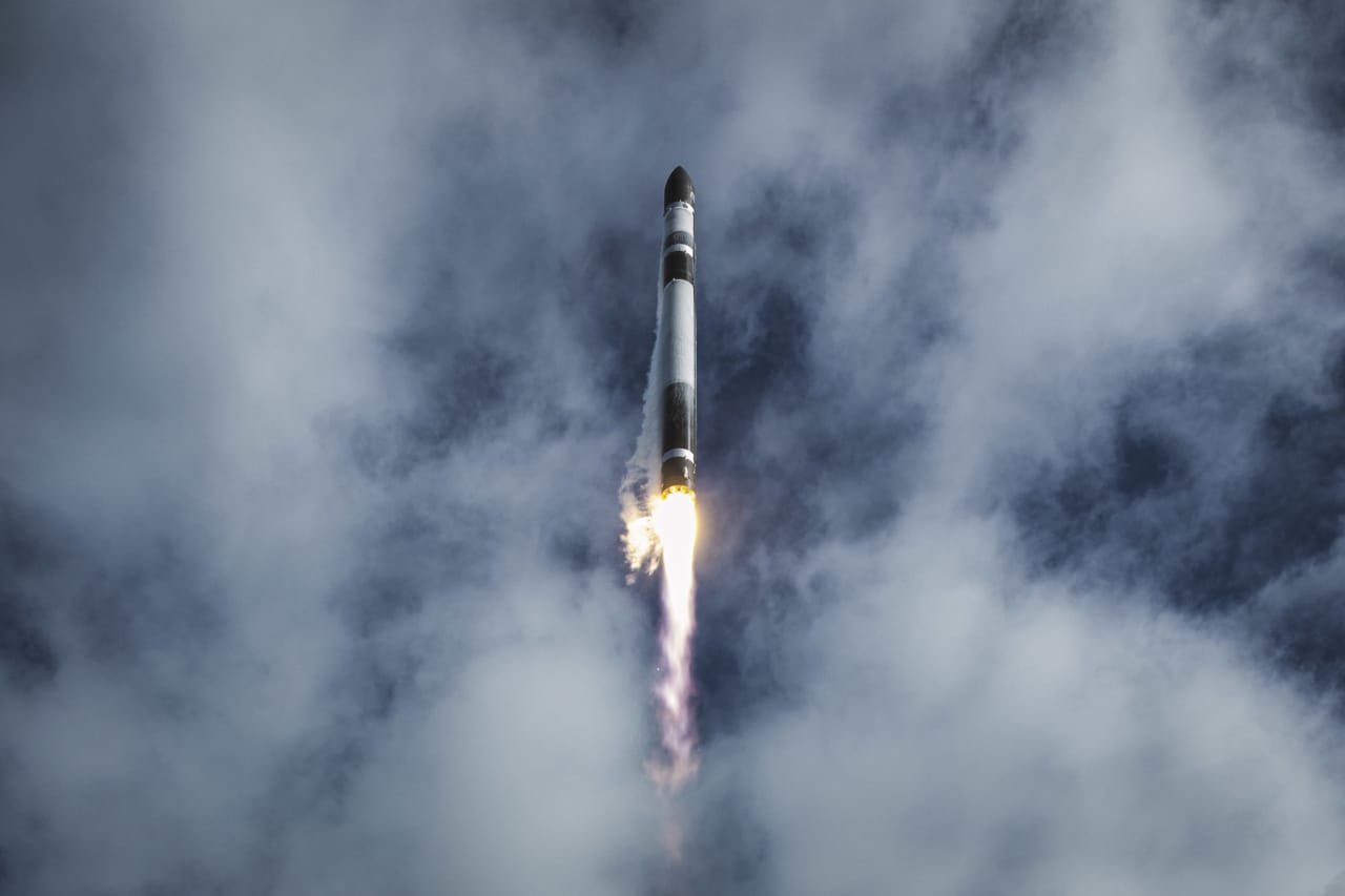 Space stocks go stellar ahead of SpaceX IPO. There are red flags as ...