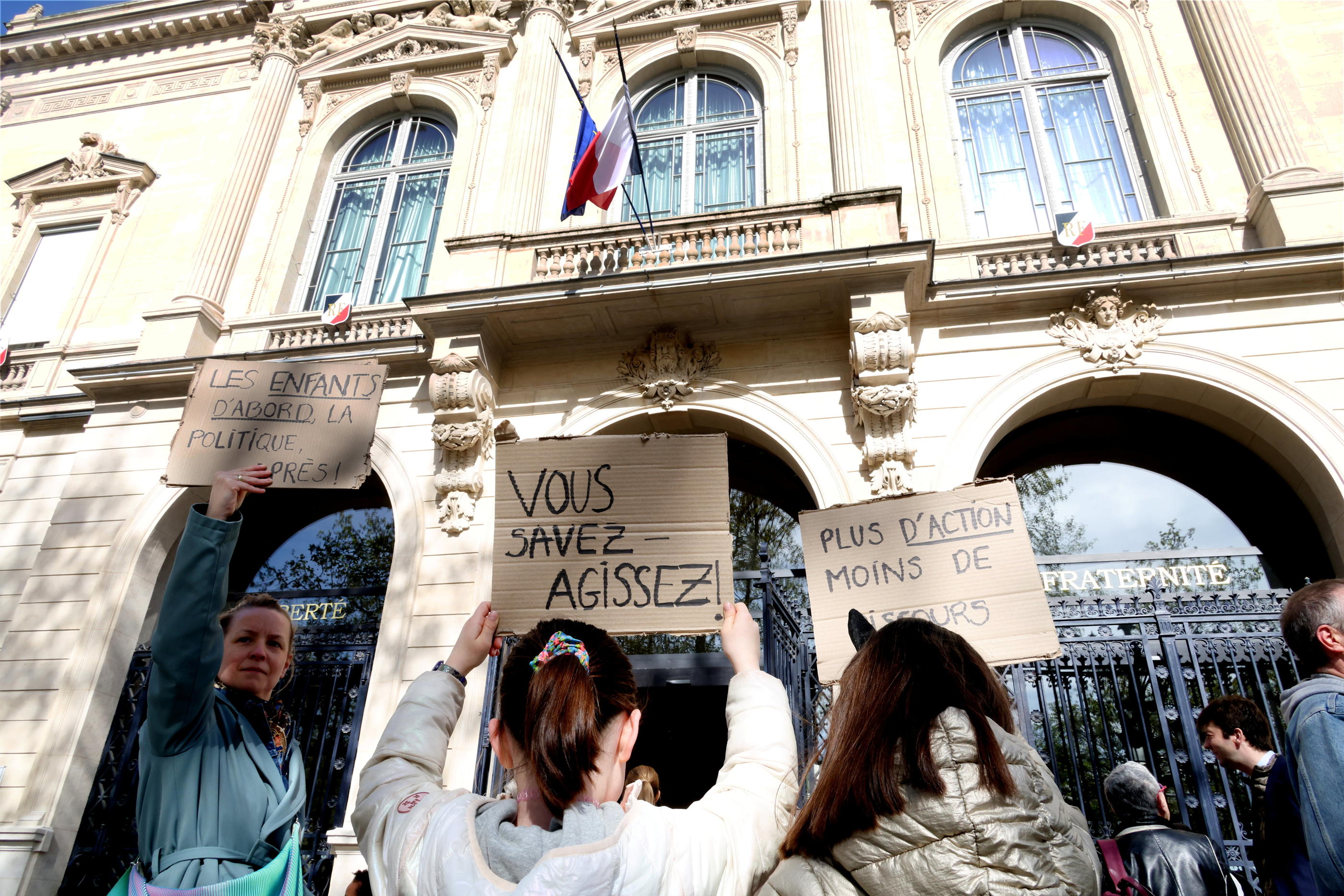 Protection de l’enfance : bientôt des « listes noires » d’adultes et d ...