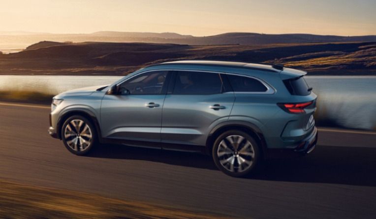 683-mile range, 1.2L turbo hybrid, 4CONTROL, adult-friendly third-row ...
