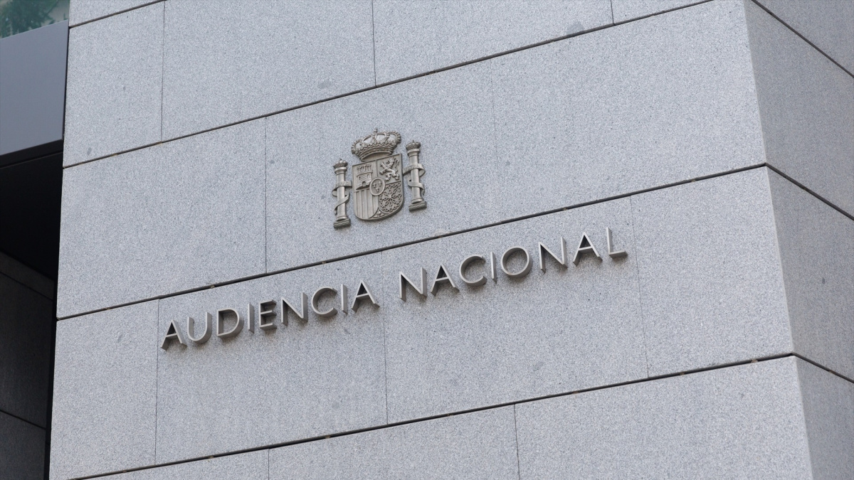 El 'hacker' Alcasec acepta dos años y siete meses de cárcel por el robo ...