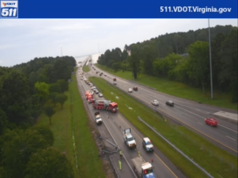 Crash causes delays on southbound lanes at Monitor-Merrimac Memorial ...