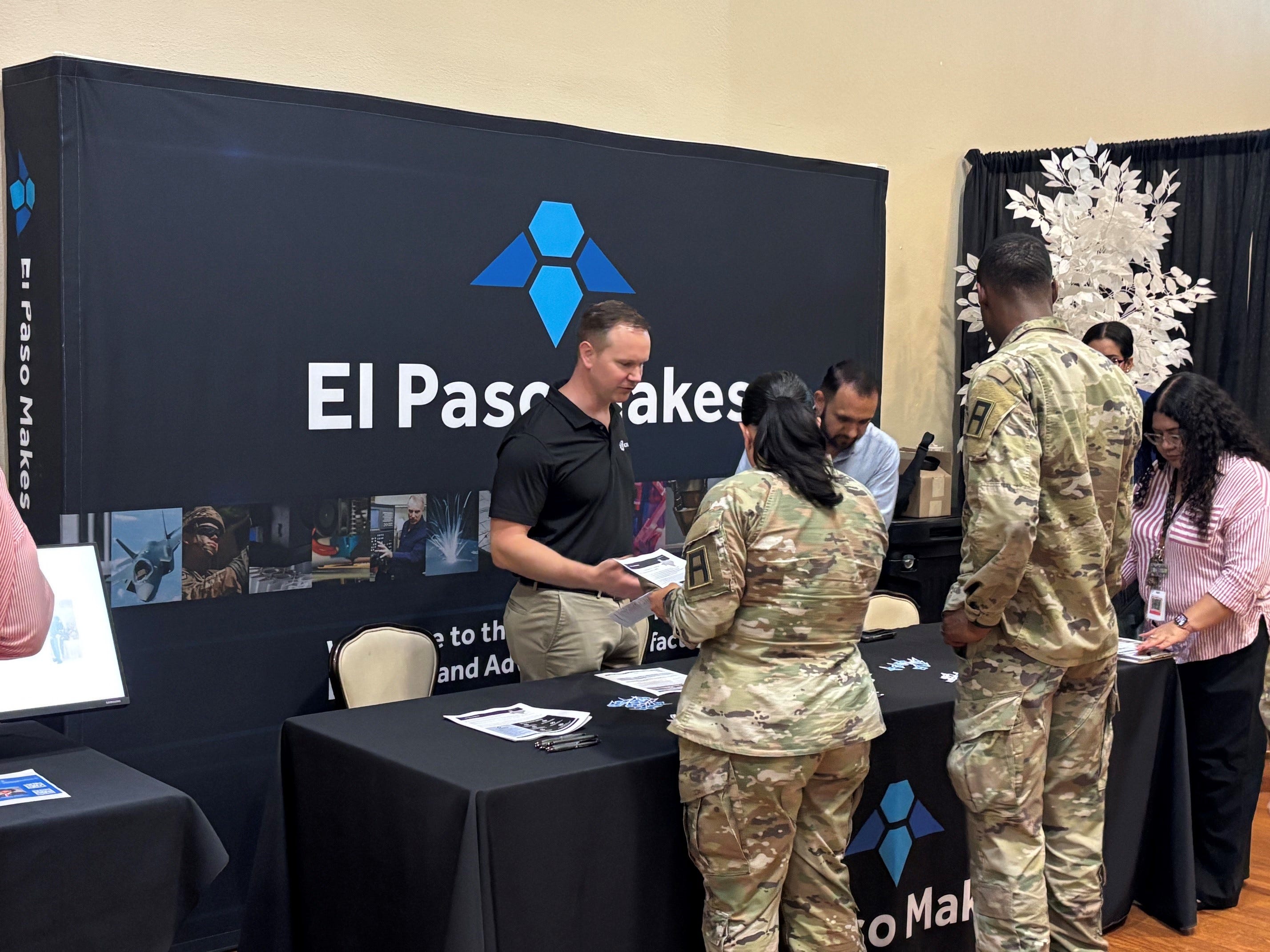 Fort Bliss job fair helps soldiers find new careers after military life