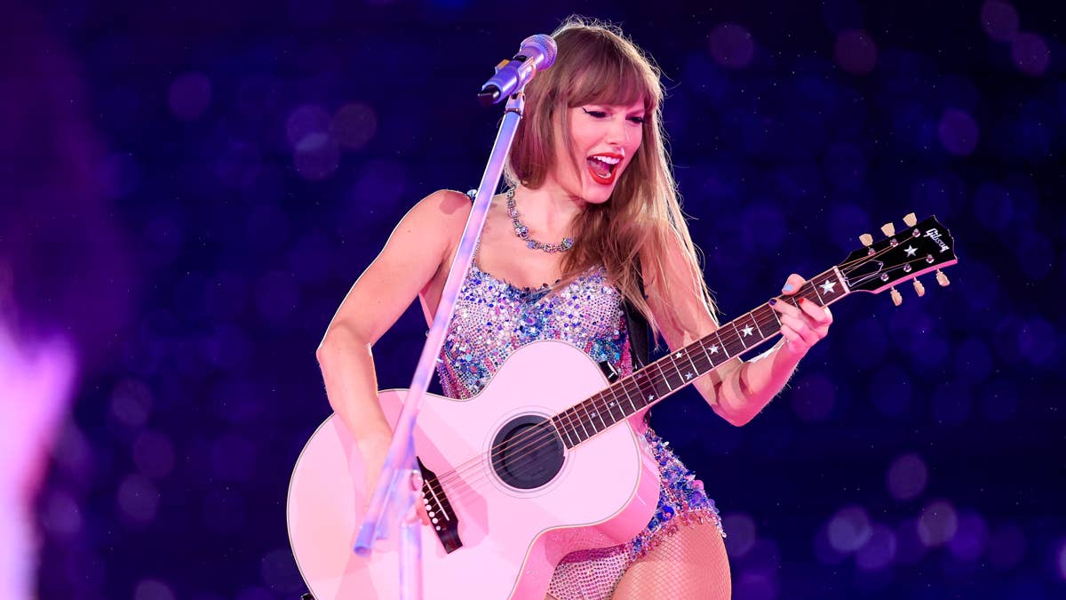 Taylor Swift sends signed guitars and heartfelt letters to young fans ...