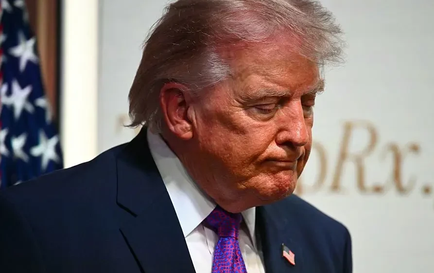 Polls show steep drop in confidence over Trump's health
