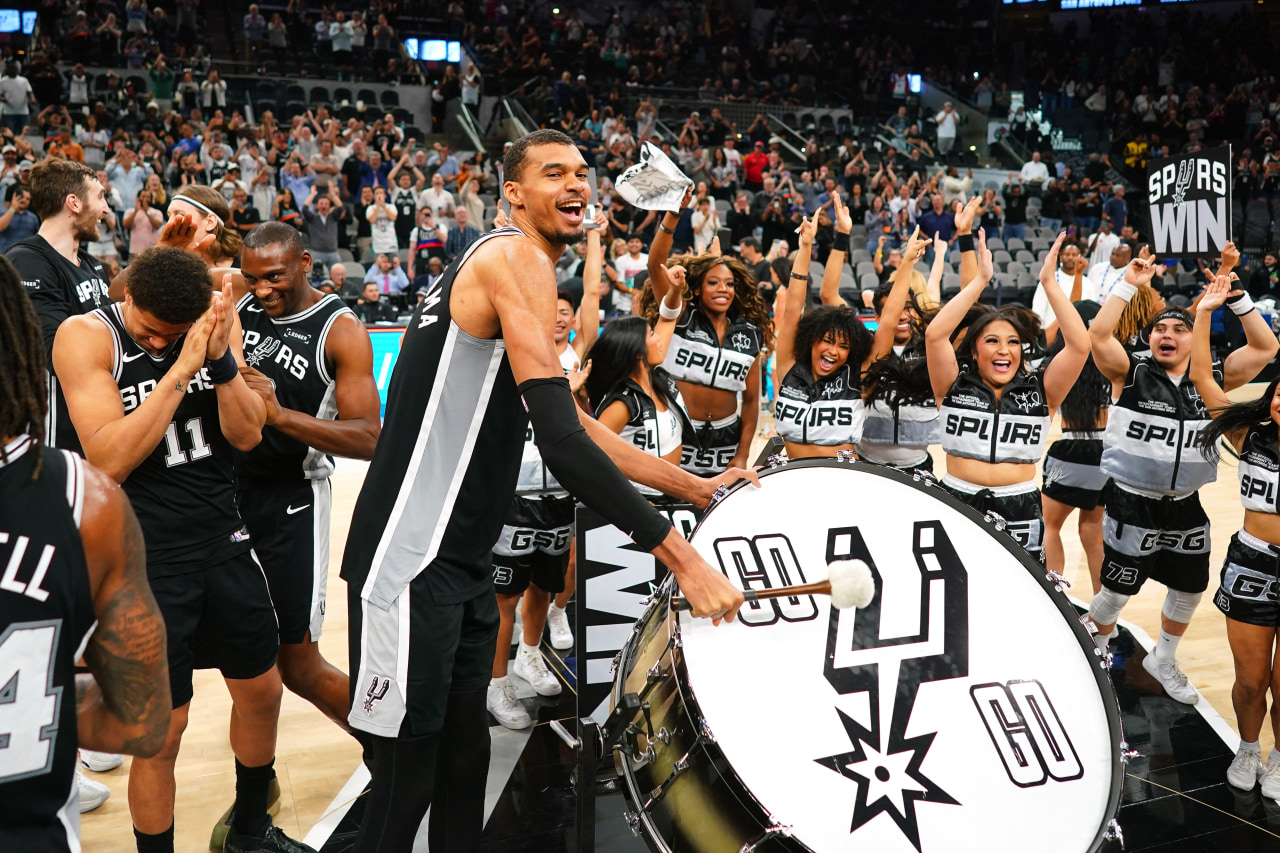 Victor Wembanyama’s new superteam is 83 screaming Spurs fans