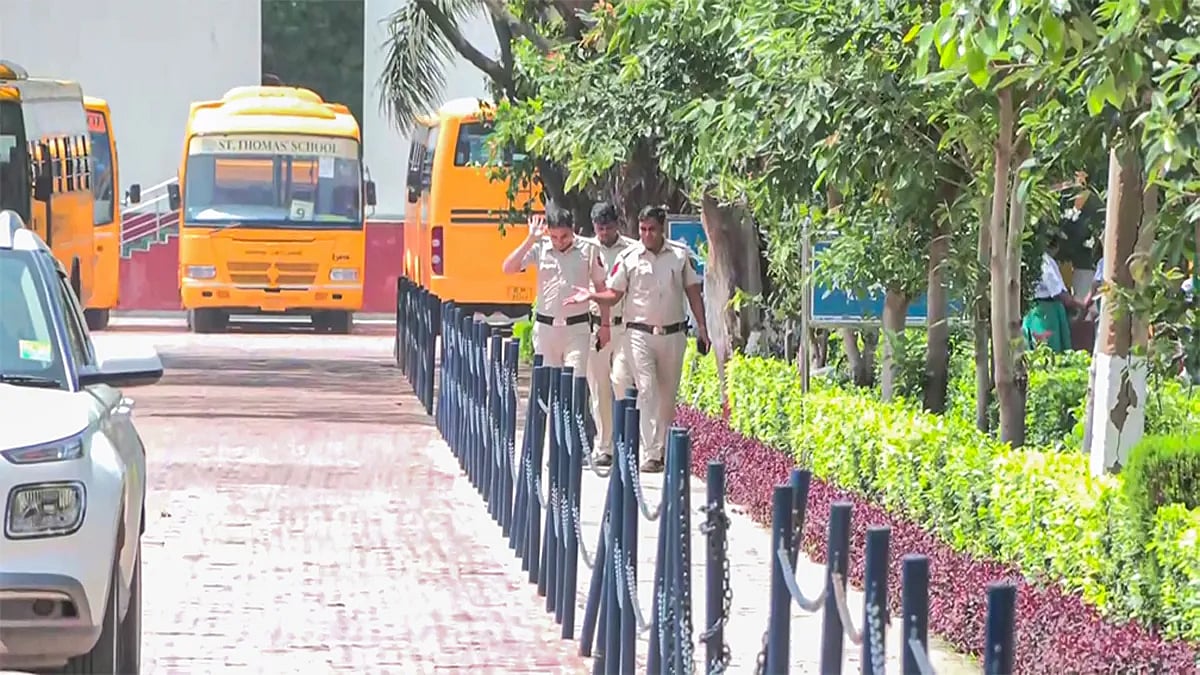 Maharashtra school principal, teachers booked over alleged 'Pakistani ...