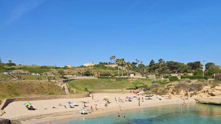 Spiaggia di Rena Majore, nuova ordinanza sulla sicurezza balneare