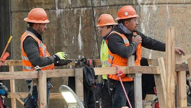 Contract clash: Chickamauga Lock construction company notifies state ...