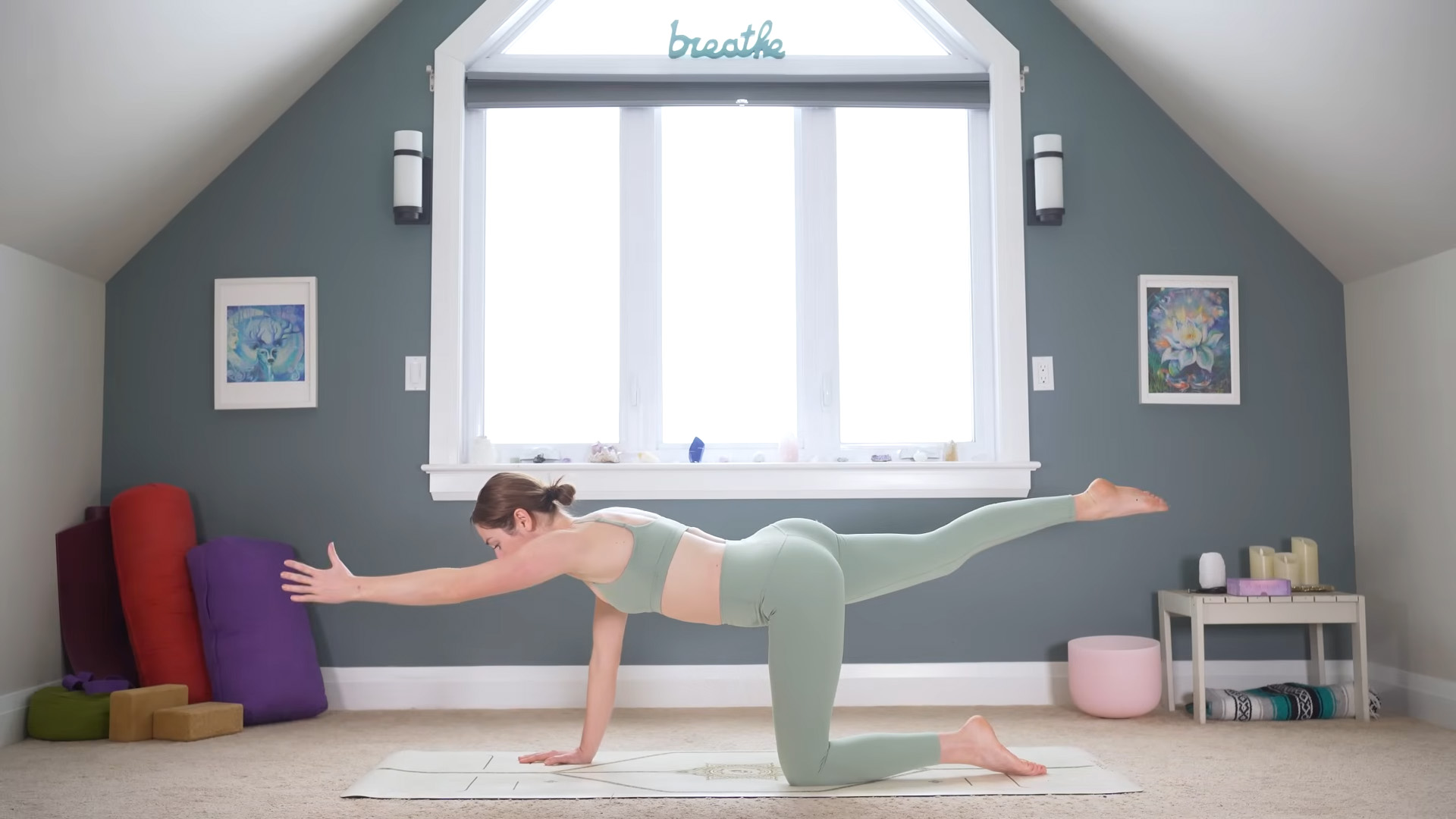 10 minutes morning yoga flow to set your daily intentions