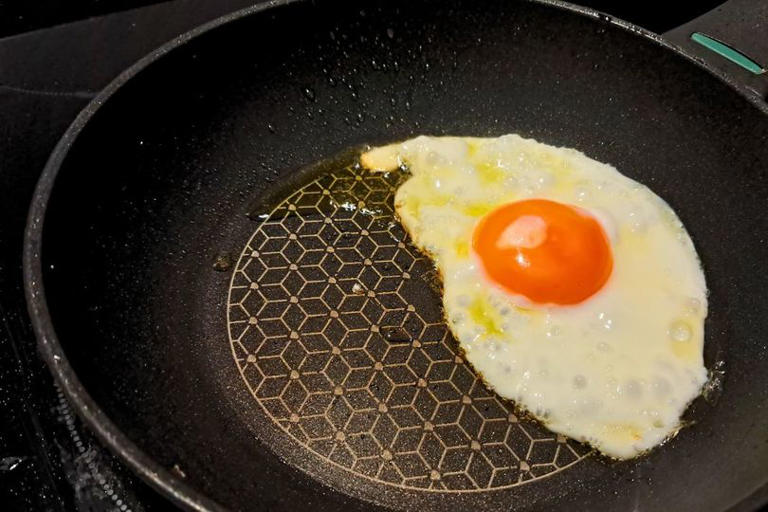 Fried eggs will be crispier if you swap butter and olive oil for a ...