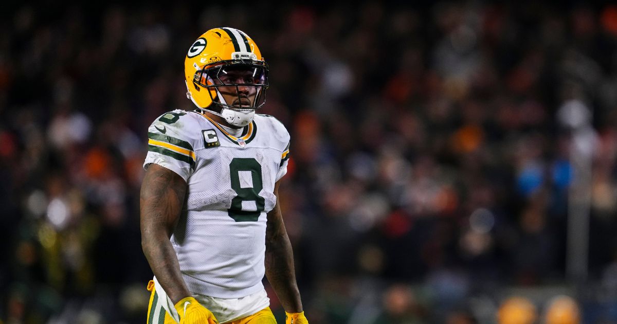 Pro Bowl NFL running back arrested on 5 charges
