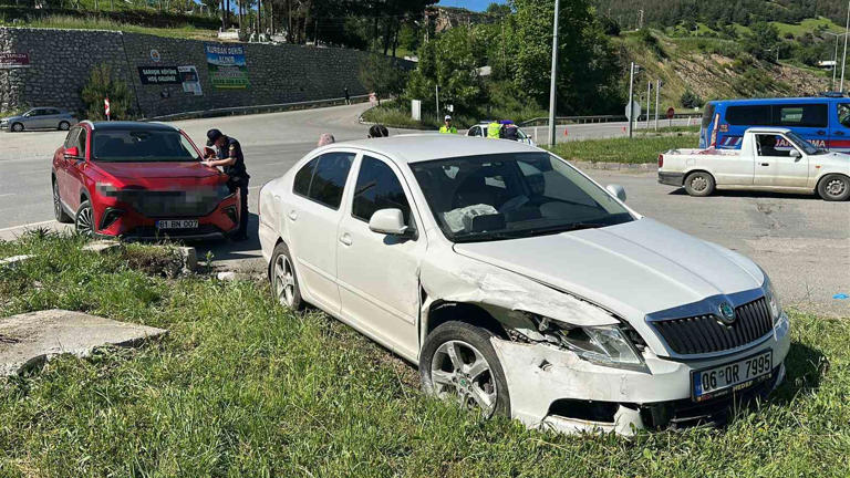 Samsun’da SUV ile otomobil çarpıştı: 1’i çocuk 2 yaralı