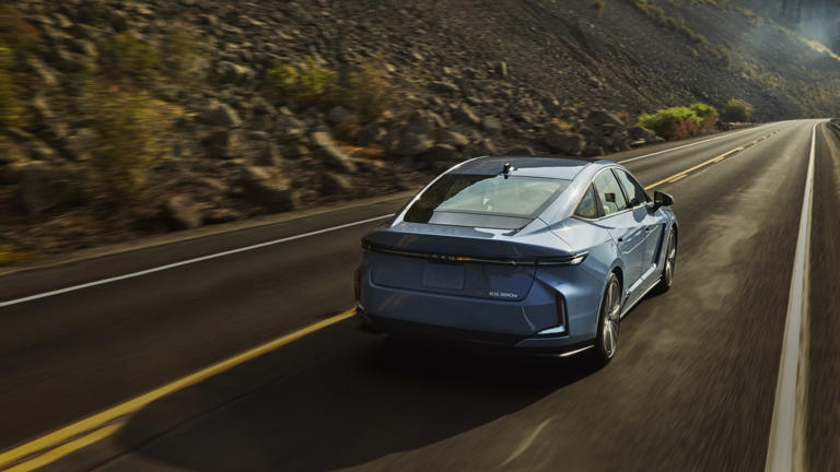 2026 Lexus ES 350e and ES 500e first drive review: A confident step ...