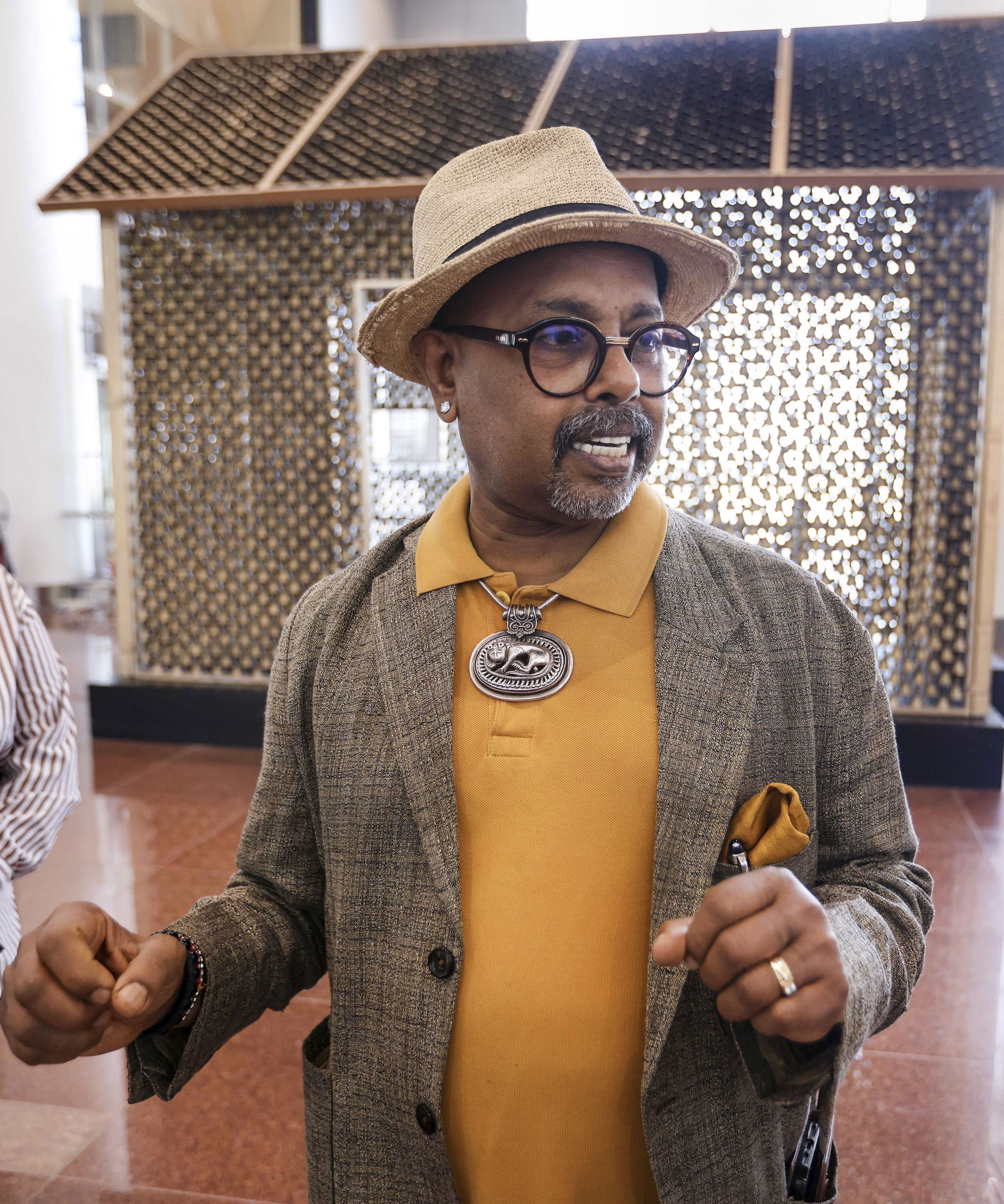 Artist Paresh Maity brings he(art) and soul to Noida International Airport
