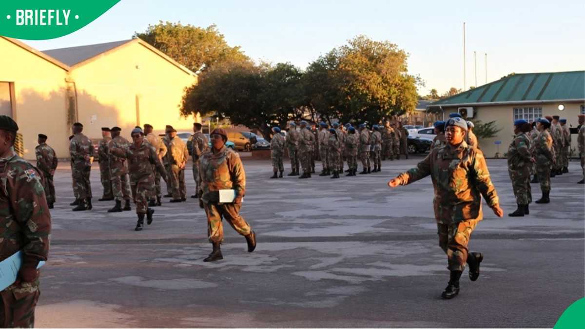 Video of SANDF soldiers marching leaves proud Mzansi saluting their ...