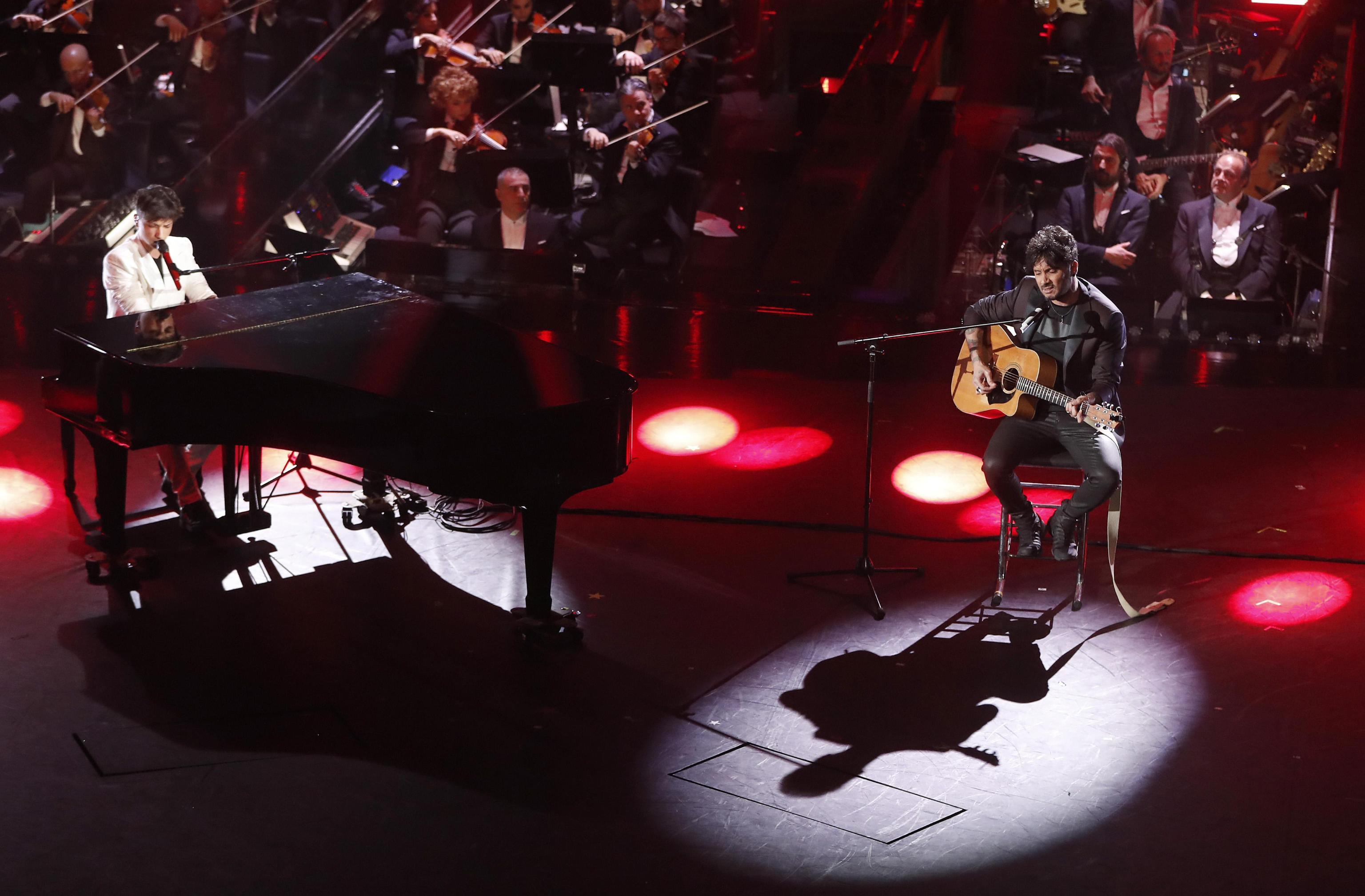 Ultimo, "Fabrizio Moro suonerà a Tor Vergata il 4 luglio prima che io ...