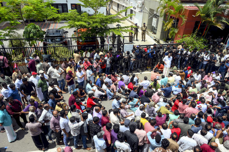 ED raids ex-Kerala CM Pinarayi Vijayan's house, others in CMRL-linked ...