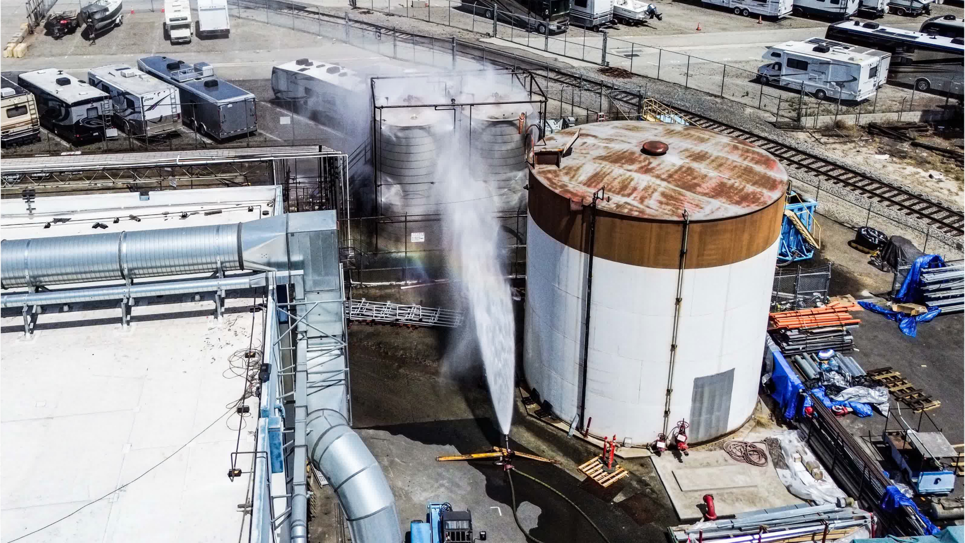 1 dead and 9 missing after chemical tank implodes at Washington paper mill